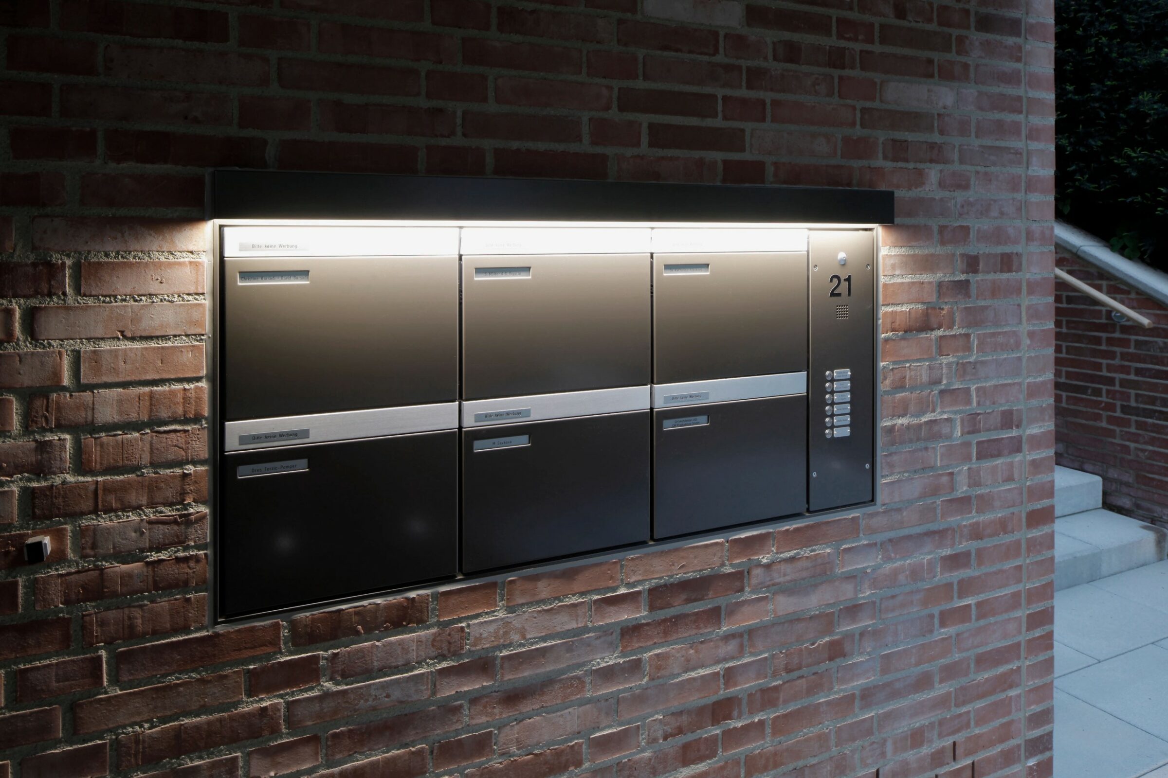 Smarte Paketboxen & Briefkästen - Ernst Schweizer AG